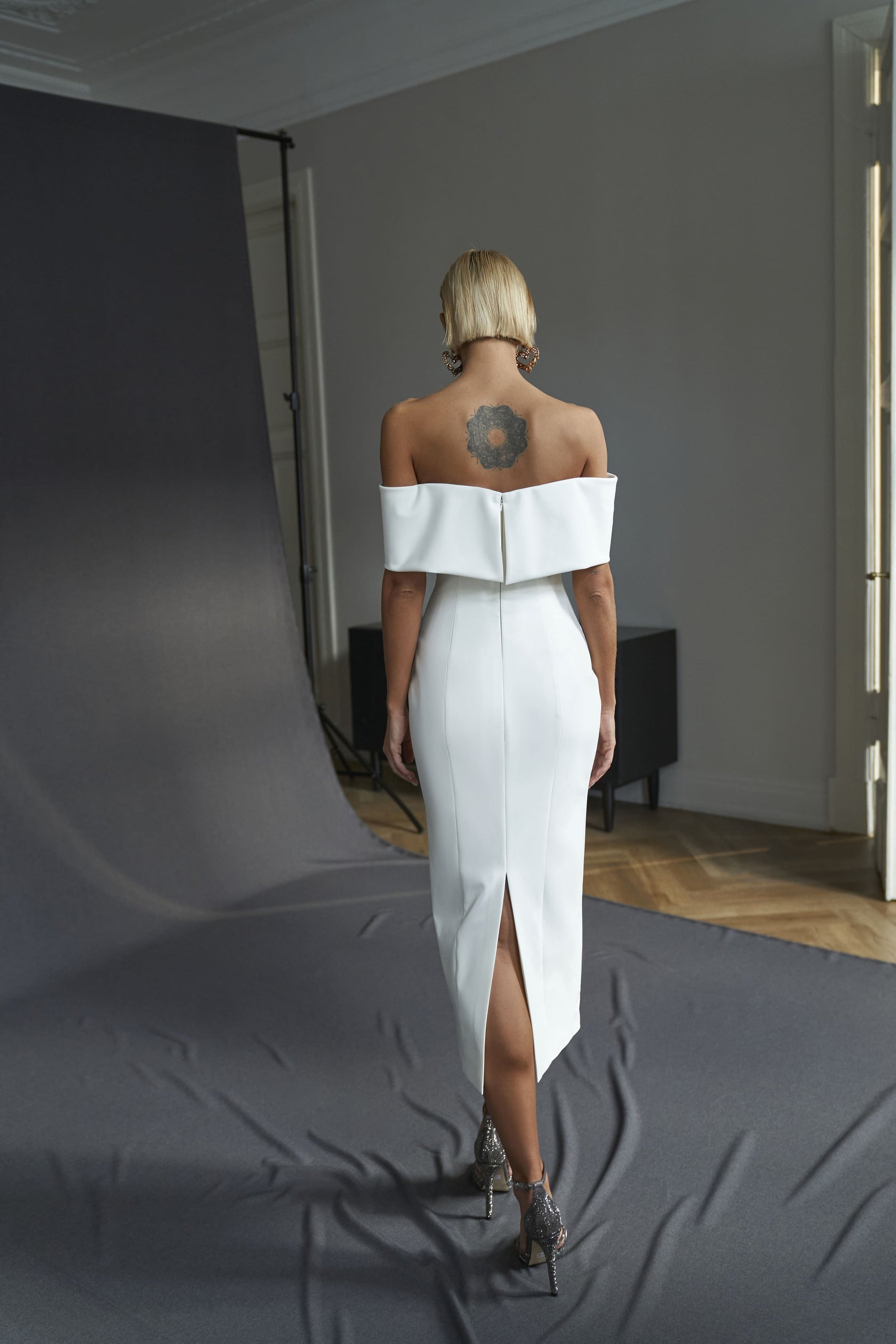 Elegant Off-the-Shoulder Crepe Midi Wedding Dress Jackie – Wedding Roof