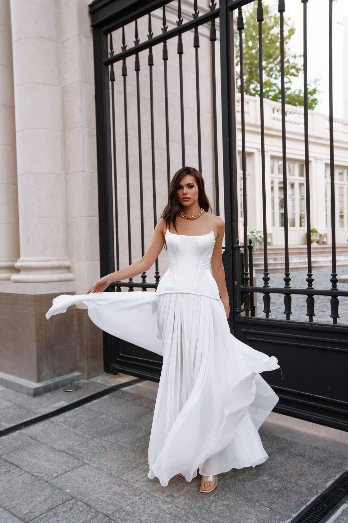Elegant Lace-Up Corset Wedding Dress with Pleated Chiffon Skirt Seashe ...