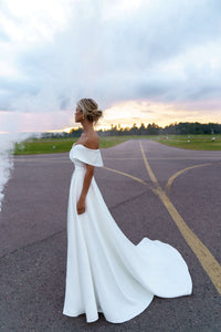 Satin Form-Fitting Open-Top Wedding Dress Romanova Atelier Greta ...
