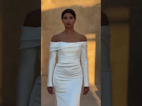 Elegant Long Sleeve Wedding Dress with Form-Fitting Silhouette Yara ...